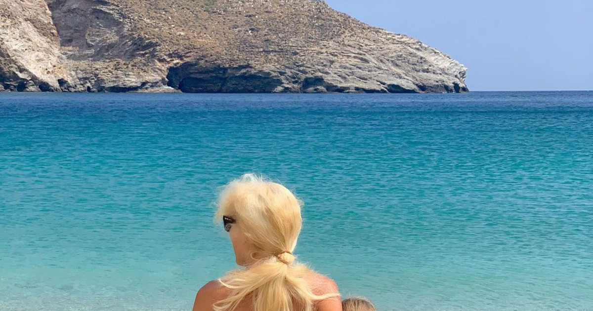 Το Σαββατοκύριακο της Ελένης στα Άχλα - OK! Magazine