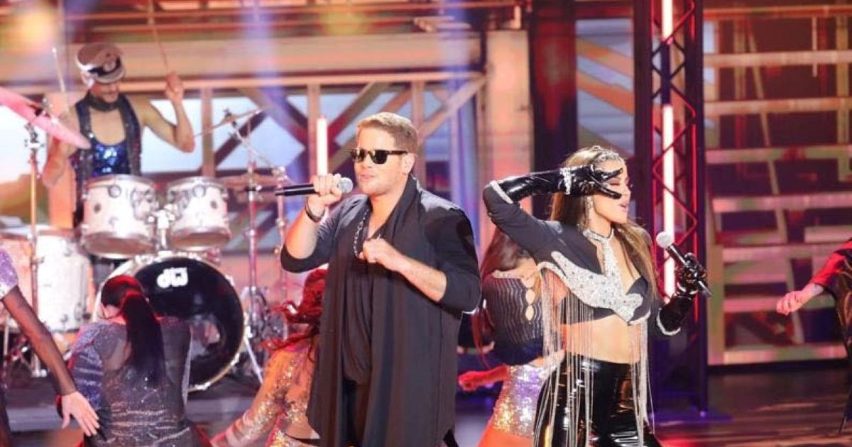 J2US: Πρώτο trend στο twitter το μουσικό σόου του Νίκου Κοκλώνη