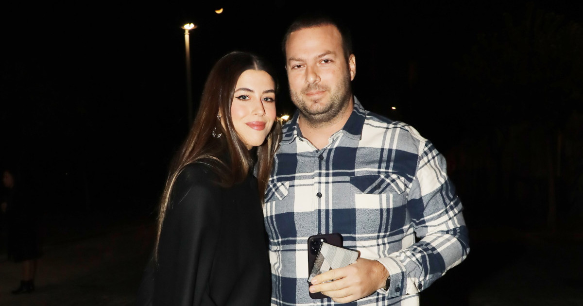 Demy: Με τσάντα που αναβαθμίζει το στυλ της - Πόσο στοιχίζει