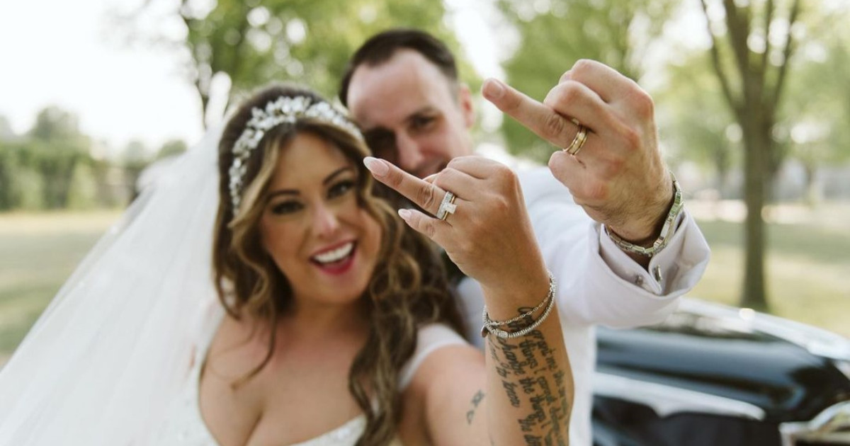 Παντρεύτηκε η κόρη του Έμινεμ και το νυφικό της είχε ουρά πάνω από 2 μέτρα