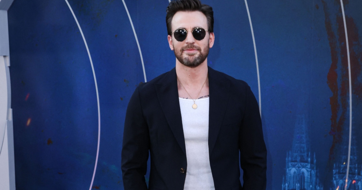 Κρις Έβανς: Έκανε την πρώτη του δήλωση για τον γάμο του με την Άλμπα ...