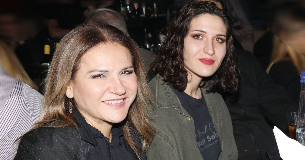 Μπέσσυ Μάλφα: Στην πρεμιέρα του Γεράσιμου Σκιαδαρέση με τις κόρες τους