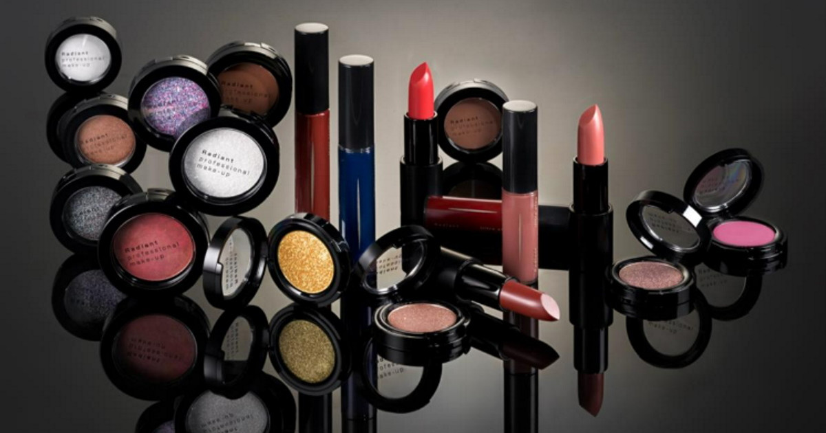 Radiant Professional make-up: Τα must-have για τις πιο εντυπωσιακές ...