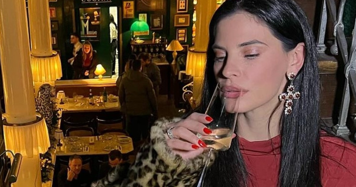 Η Χριστίνα Μπόμπα με το τελευταίο trend στο μακιγιάζ