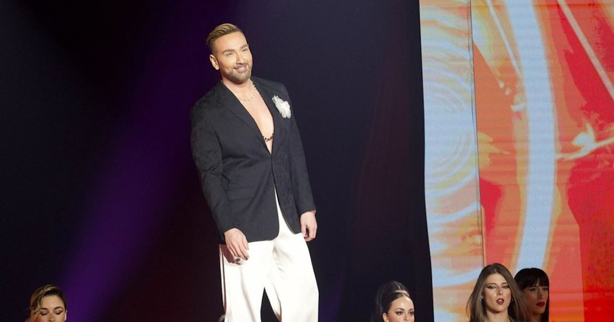 J2US: Ο Νίκος Κοκλώνης «στοιχηματίζει» πως θα είναι το 10o live μοναδικό και το πρόσωπο - έκπληξη