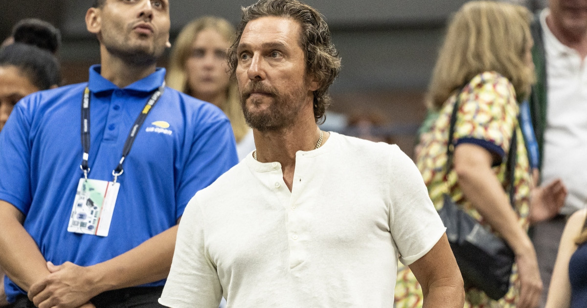 Μάθιου Μακόναχι: Τον τσίμπησε μέλισσα στο μάτι και σόκαρε τους φανς με ...