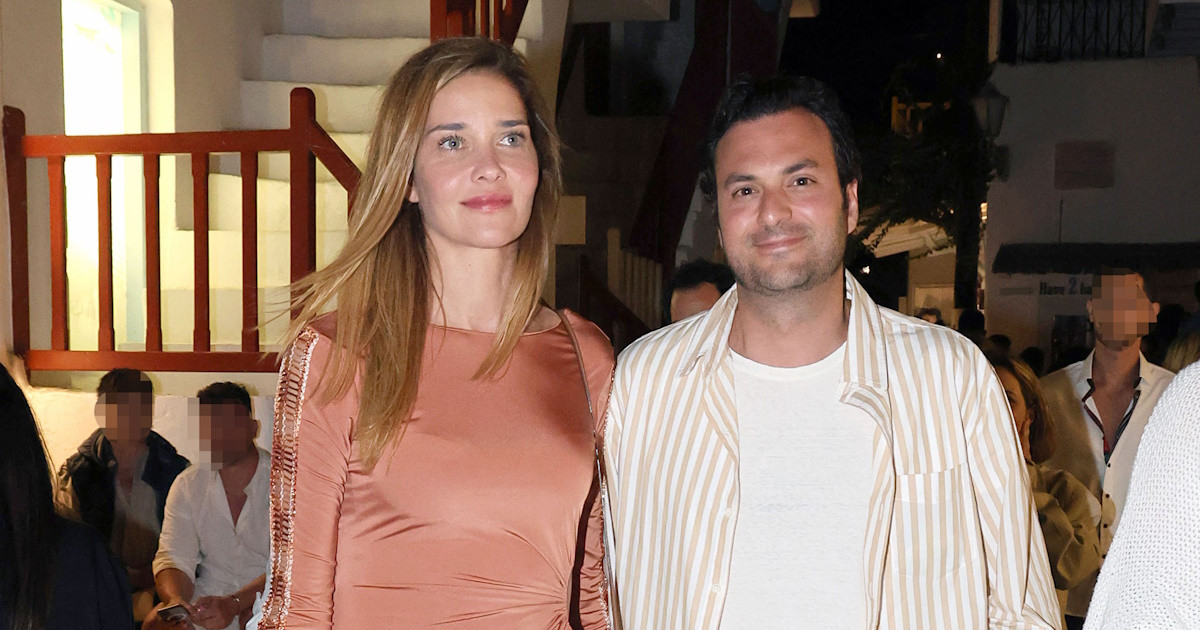Άνα Μπεατρίς Μπάρος: Με rose gold maxi φόρεμα ελληνικού brand και ...