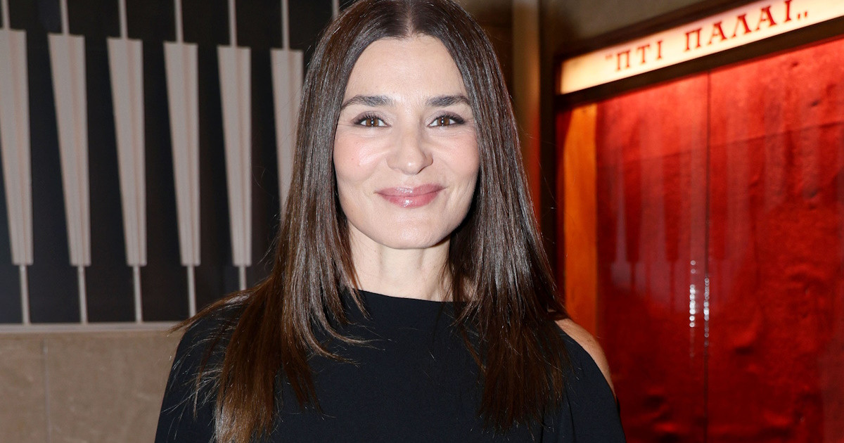 Μαρία Ναυπλιώτου: Εντυπωσίασε με την εμφάνισή της στα 27α Θεατρικά ...