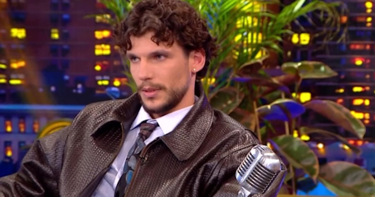 Ο Βασίλης Μίχας εμπνεύστηκε από τα fiction golden boys των 80s