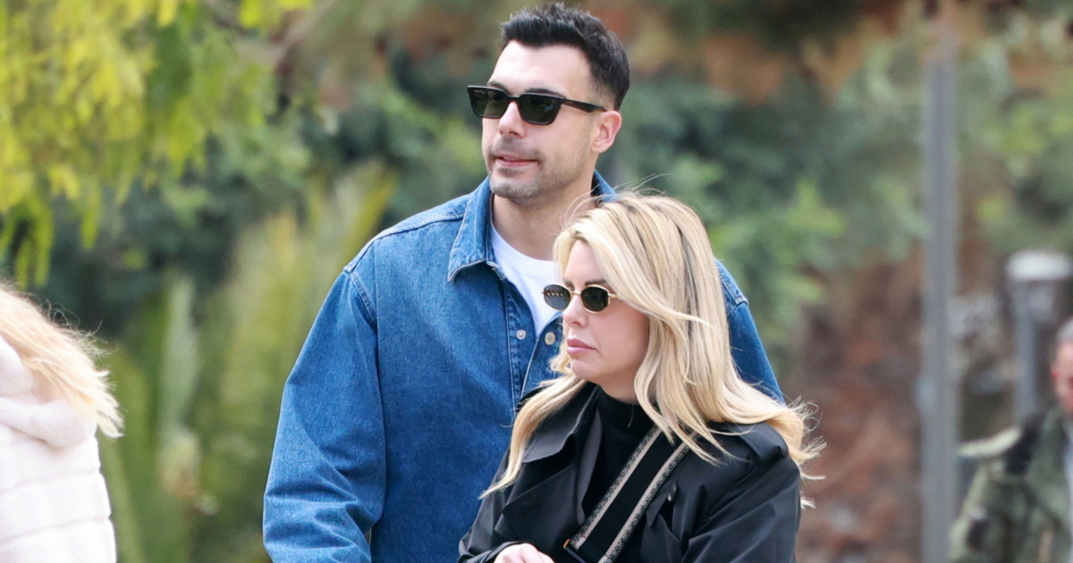 Κώστας Σλούκας - Μαρία Δαρσινού: Στην παιδική χαρά με τον γιο τους