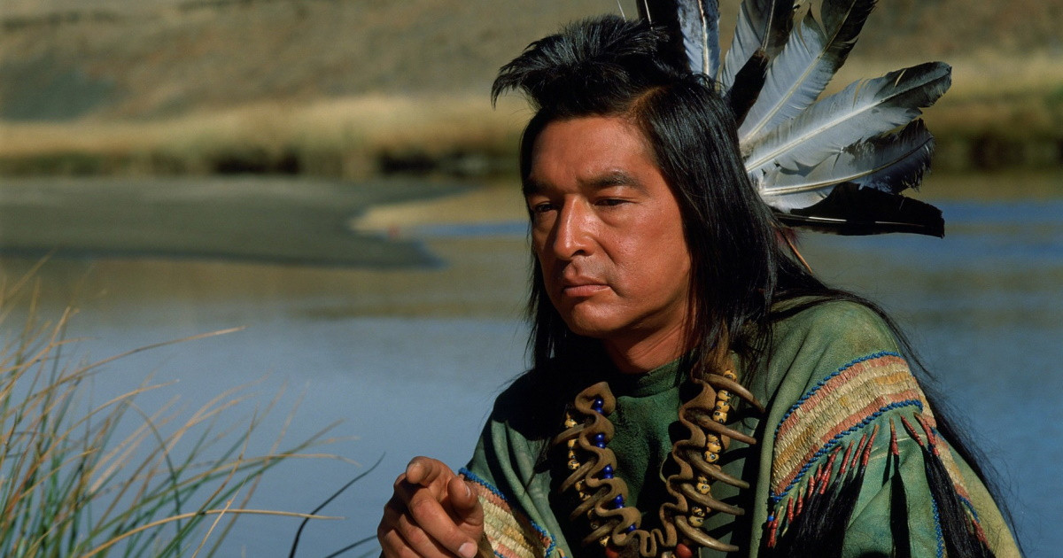 Γκράχαμ Γκριν: Πέθανε ο "Kicking Bird" από την ταινία «Χορεύοντας με τους Λύκους» - OK! Magazine