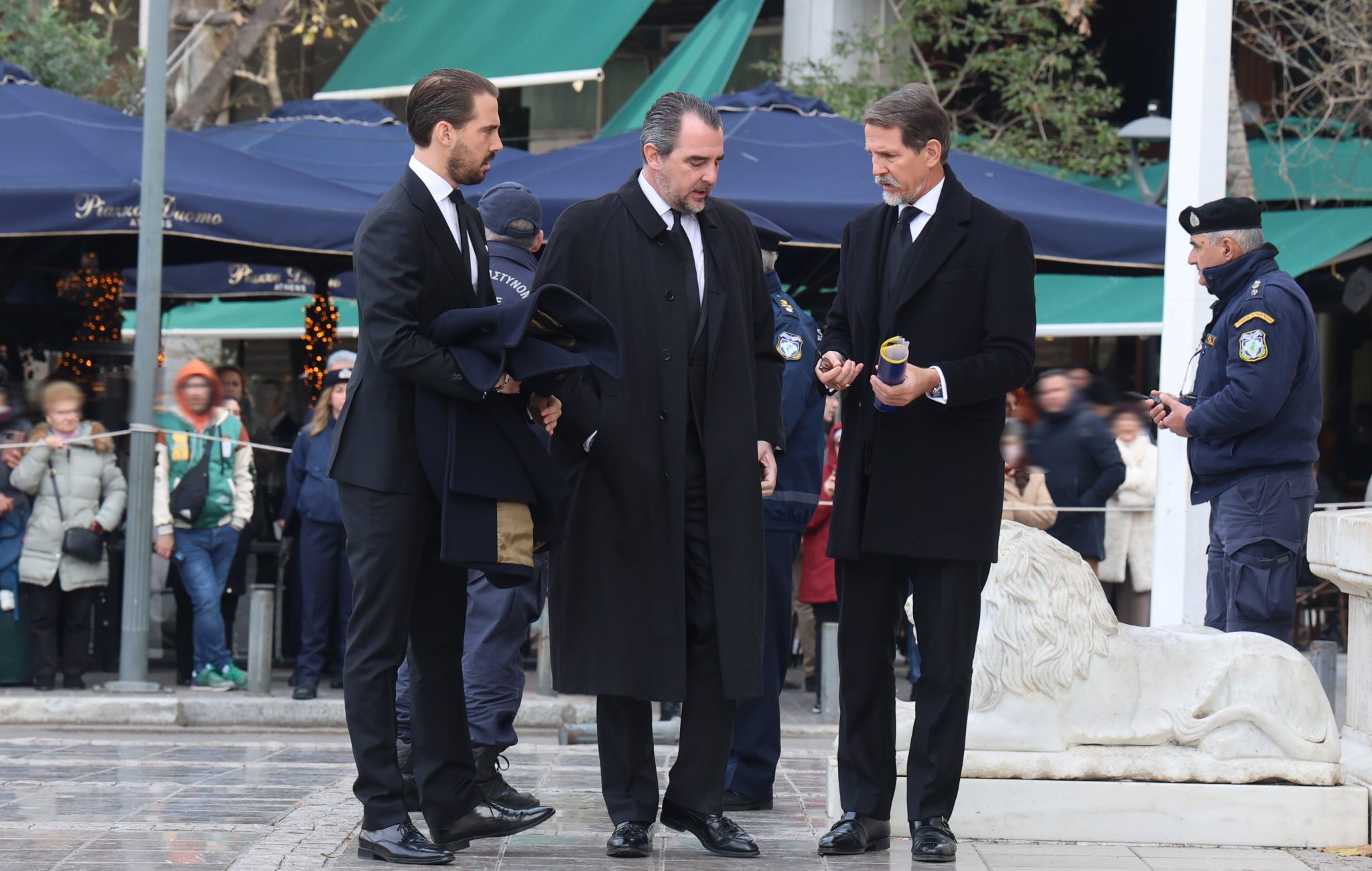 Κηδεία πριγκίπισσας Ειρήνης: Στη Μητρόπολη Παύλος, Νικόλαος και ...
